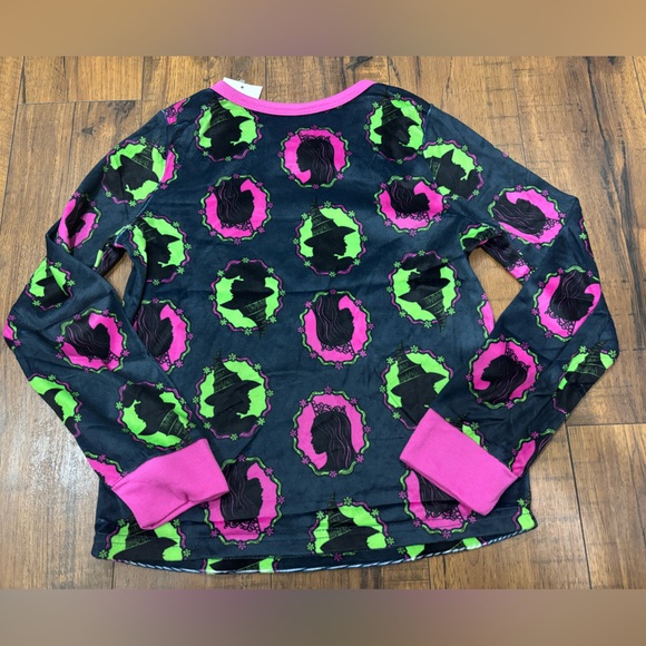 Wicked | Pajamas | Nwt Wicked The Movie Love Wicked Top And Bottom ...